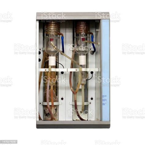 흰색 배경에 격리 된 환경 실험실에서 샘플을 테스트하기위한 장비 화학 및 생물학적 분석 이미지 테스트 수행 0명에 대한 스톡 사진 및 기타 이미지 Istock