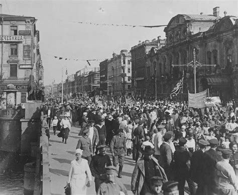 From Communism to Anti-Communism - Demonstration on the Nevsky Prospekt ...