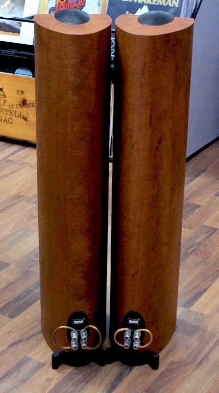 KEF IQ5 – Classic Audio