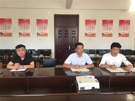学院党委副书记、纪委书记纪何永平到艺术系调研指导工作系部动态艺术系