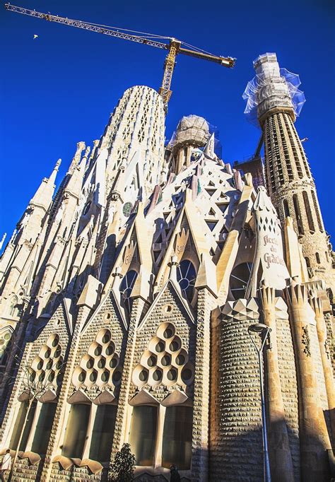 西班牙著名建筑设计大师高迪的代表作 圣家族教堂