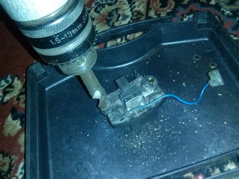 Замена щеток генератора — Peugeot 405, 1,6 л, 1989 года | своими руками ...