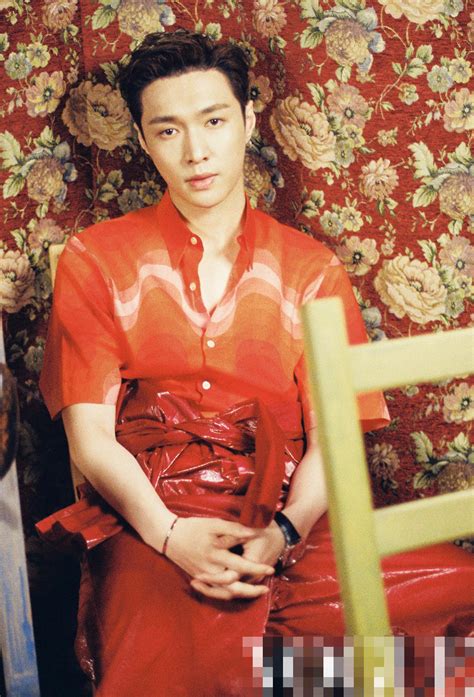 张艺兴登杂志封面 复古冷冽尽显雅绅格调手机凤凰网