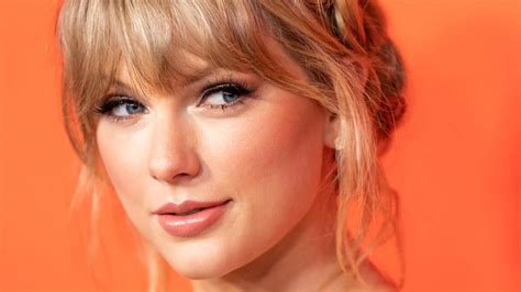 taylor swift r lipstickceleb