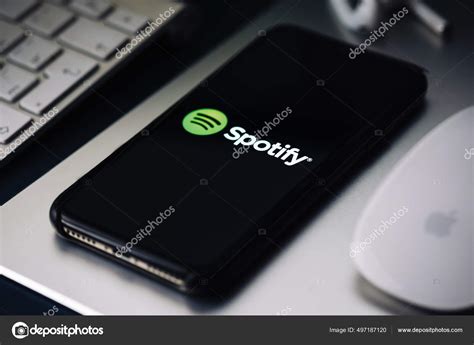 Spotify Logo Smartphone Screen — Stock Editorial Photo © Nikkimeel 497187120