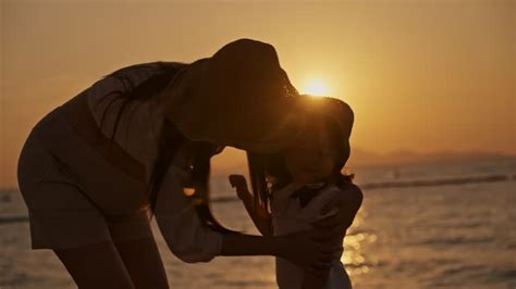 146 Mother Daughter Embracing Silhouette Stock Videos Footage And 4k