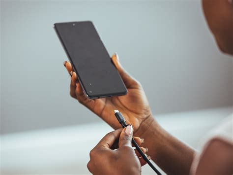 Give Your Phones Charging Port A Thorough Clean Avira