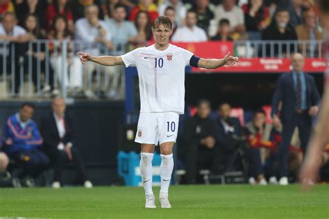 Arsenal Captain Martin Odegaard Not Happy At Manchester City Star Rodri