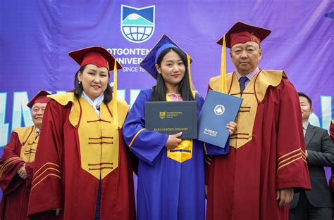 Манай сургуулийн 30 дахь төгсөлтийн баярын хонх жингэнэлээ Отгонтэнгэр их сургууль