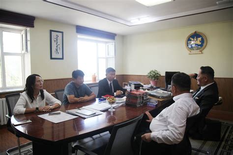 Цэргийн бичээч багийн дарга Баруун Урт хотын АДХГЗ ны нарийн бичгийн даргын албыг олон жил