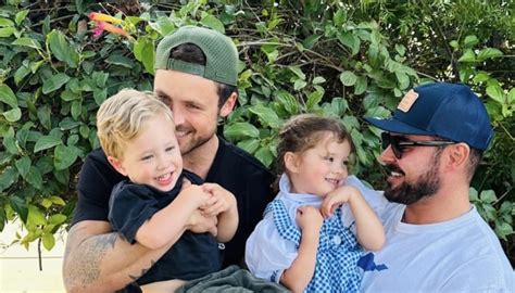 Big Brother Zac Efron Takes Care Of Younger Siblings On Thanksgiving