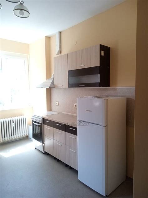 София наем руски паметник Тристаен апартамент под наем 90 кв м Необзаведен Първи жилищен Апарт