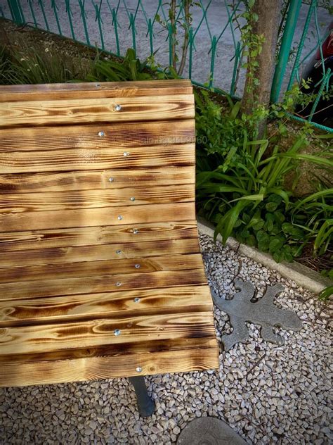 Градинска пейка Мебели за градината Хасково Реставрирана масивна градинска пейка Крак