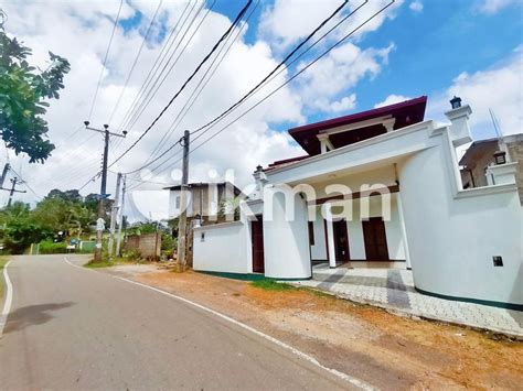 නිදනකාමර පහක් පර්චස් 10 ක් සහිත අලුත්ම දෙමහල් නිවසක් විකිණීමට පිලියන්දල