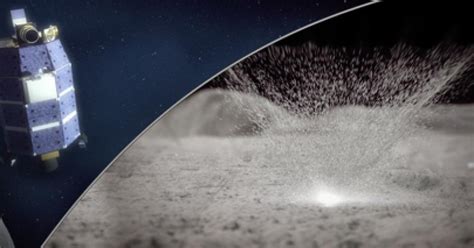 달에 떨어지는 유성체가 표면 아래 물 수증기로 날려보내