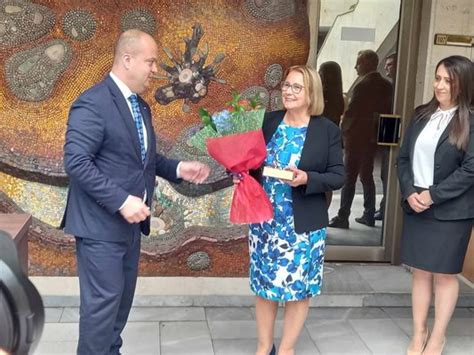 Новата областната управителка на Пловдив Не съм от никоя квота безпартийна съм цял живот Снимки