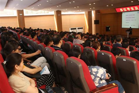 重庆大学举行校园开放日暨高考招生咨询会活动 新闻 重庆大学新闻网