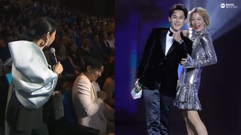 【红星大奖2023】为何黄暄婷披外套上台？张奕恺被陶晶莹“打”盘点5大精彩镜头！ Vibes By 8world