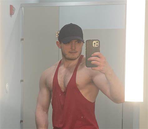 Another Gym Stringer Selfie Yatta Yatta Ya R Gaybrosgonemild