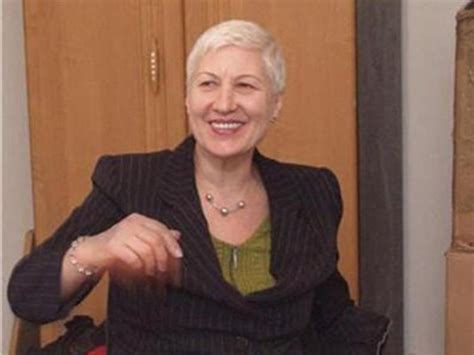 Д р Емилова Глад му е майката сексът му е бащата