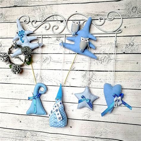 Набор елочных игрушек и новогоднего декора