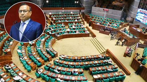 ড্রোনের মাধ্যমে কীটনাশক প্রয়োগ করা হচ্ছে স্থানীয় সরকার মন্ত্রী