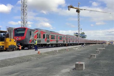 Pnr Em10000 Commuter Train For The North South Commuter Railway Nscr