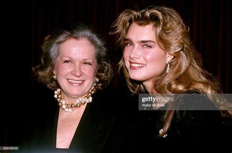 Brooke Shields And Mom Teri Shields In New York City 1989 News Photo Getty Images