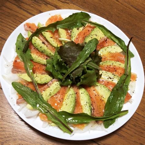 サーモンとアボカドでさっぱりカルパッチョ By です 【クックパッド】 簡単おいしいみんなのレシピが342万品