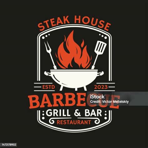 바베큐 로고 또는 아이콘입니다 바베큐 라벨 그릴 바 레스토랑 스테이크 하우스 빈티지 배지 디자인 불 불꽃 그릴 포크 및 주걱 벡터 그림입니다 바베큐그릴에 대한 스톡 벡터