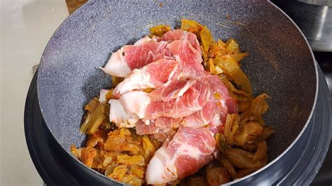 국민반찬 김치찌개와 묵은지 계란말이