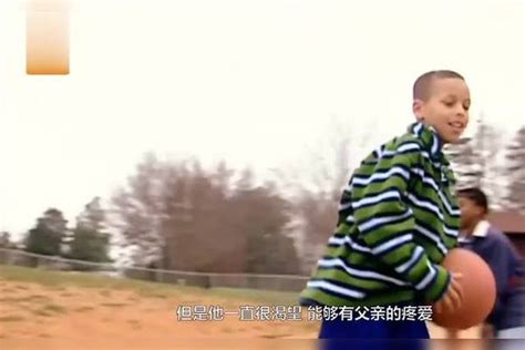 国外小伙发现邻居是自己亲爹！网友：老王，是你吗？邻居小伙网友