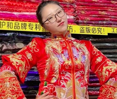 90后女入殓师穿上寿衣当模特，当事人：我不是“瘟神”