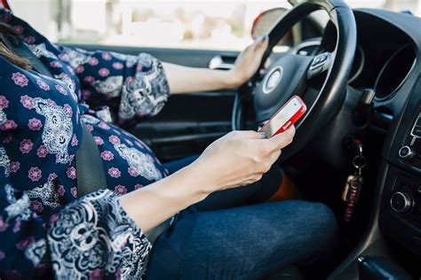 Public Urged To Report Drivers Who Use Mobile Phones Behind The Wheel