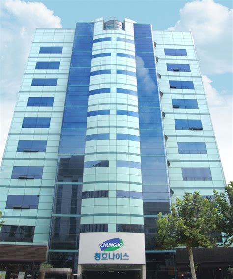 회삿돈으로 한강에서 요트를워킹맘 스트레스 ‘훌훌 복지좋소