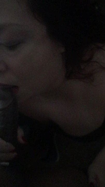 두꺼운 흑인 자지를 삼키는 늙은 창녀 xHamster