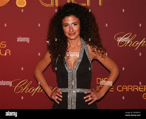 Brisant Moderatorin Marwa Eldessouky Auf Dem Roten Teppich Vor Der 28