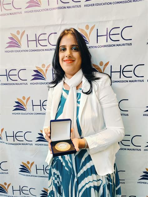 Dr Azmi Muslun Chutoo On Linkedin Sincere Thanks And Gratitude To Hec For The Beautiful Token