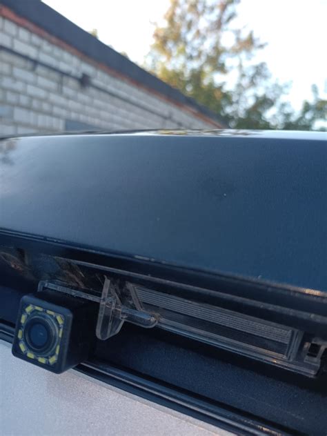 Крепление камеры заднего вида — Dodge Caliber, 2 л, 2007 года ...