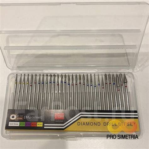 Набор алмазных фрез для маникюра и педикюра 30 шт новый в наличии Цена 1 000₽ во Владивостоке