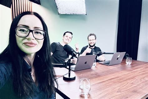 🐉 katarzyna b on linkedin ☕ 🤓 we re not plotting anything here just some random meeting in