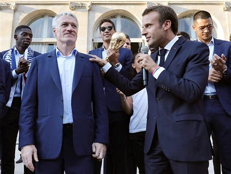 French Football Team Gets Heros Welcome In Paris See Photos News18