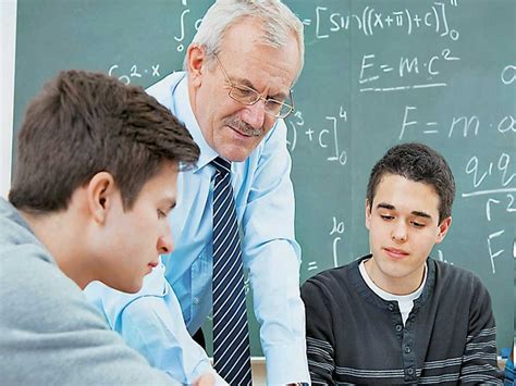 Ο ρόλος του εκπαιδευτικού στην σχολική ένταξη των δίγλωσσων μαθητών Μπαϊκούση Σταυρούλα Ελένη