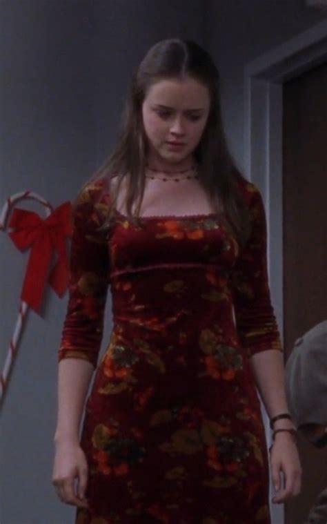 Rory Gilmore Red Christmas Outfit Gilmore Girls Outfits Gilmore Girls Fashion Rory Gilmore Style