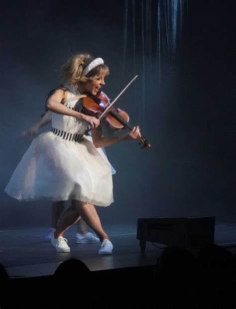 Lindsey Stirling Performs Live At Pantages Theater In Hollywood 12242022 Hawtcelebs