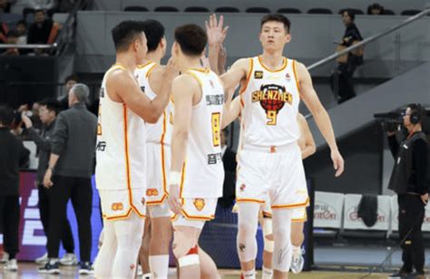 周鹏：客战广厦球队打得很拼，我们在防守端已经拼尽全力