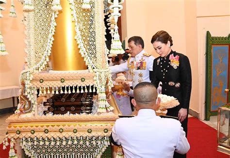 ในพระราชสำนัก ในหลวง พระราชินีเสด็จฯพระราชทานเพลิงศพ สมเด็จพระวันรัต จุนท์ พฺรหฺมคุตฺโต