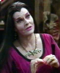 Lily Munster No Makeup Mugeek Vidalondon