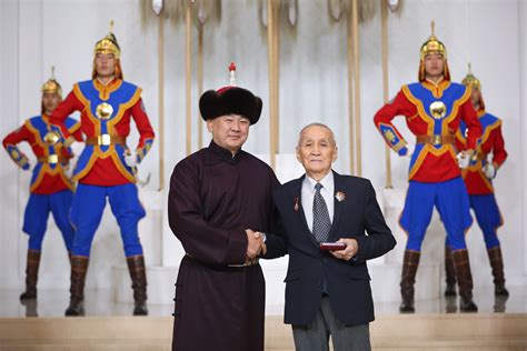 Доктор академич Ринчений Барсболдод Монгол Улсын Хөдөлмөрийн баатар цол хүртээв Монгол Улсын