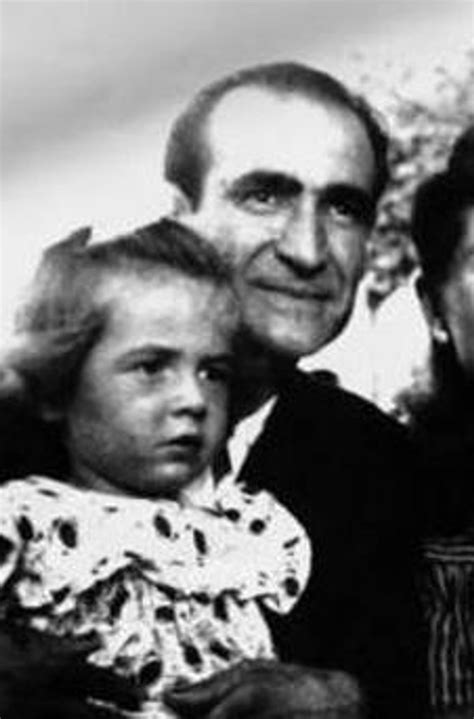 Hep Yaşlı Halleriyle Akılda Kalmış Ünlülerin Muhtemelen Hiç Görmediğiniz Gençlik Fotoğrafları